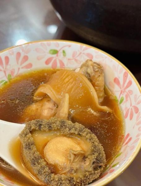 鲍鱼鸡汤的功效与作用_适合什么人喝-第1张图片-山城妙识 鲍鱼鸡汤的功效与作用_适合什么人喝-第1张图片-山城妙识