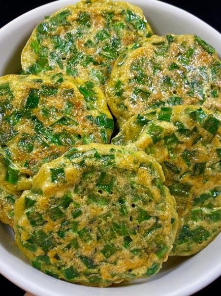 鸡蛋韭菜饼怎么做_鸡蛋韭菜饼的家常做法-第1张图片-山城妙识 鸡蛋韭菜饼怎么做_鸡蛋韭菜饼的家常做法-第1张图片-山城妙识