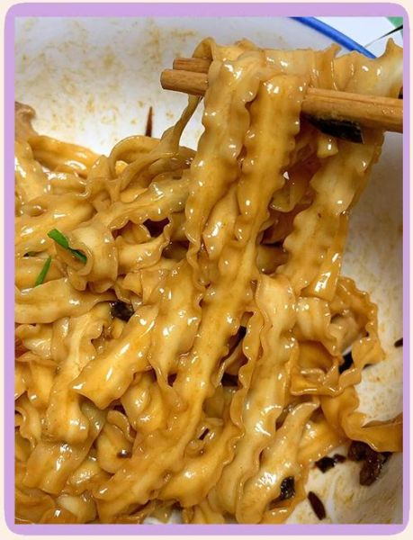 麻酱拌面调汁怎么做_麻酱拌面酱汁比例是多少-第2张图片-山城妙识 麻酱拌面调汁怎么做_麻酱拌面酱汁比例是多少-第2张图片-山城妙识