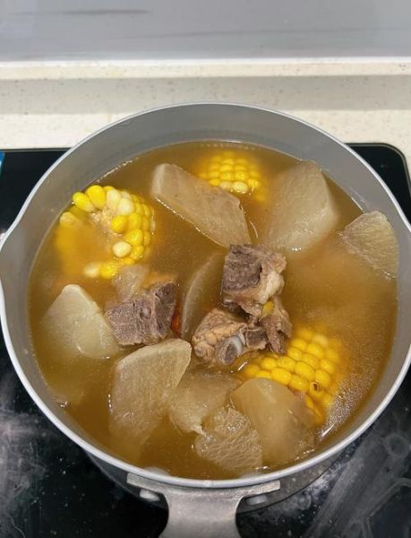 胡萝卜玉米排骨汤的做法_排骨汤怎么炖才奶白-第1张图片-山城妙识 胡萝卜玉米排骨汤的做法_排骨汤怎么炖才奶白-第1张图片-山城妙识