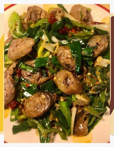 蒜苗炒香肠怎么炒才好吃_家常做法步骤详解-第3张图片-山城妙识 蒜苗炒香肠怎么炒才好吃_家常做法步骤详解-第3张图片-山城妙识