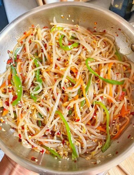 豆芽怎么凉拌好吃_豆芽凉拌要不要焯水-第1张图片-山城妙识