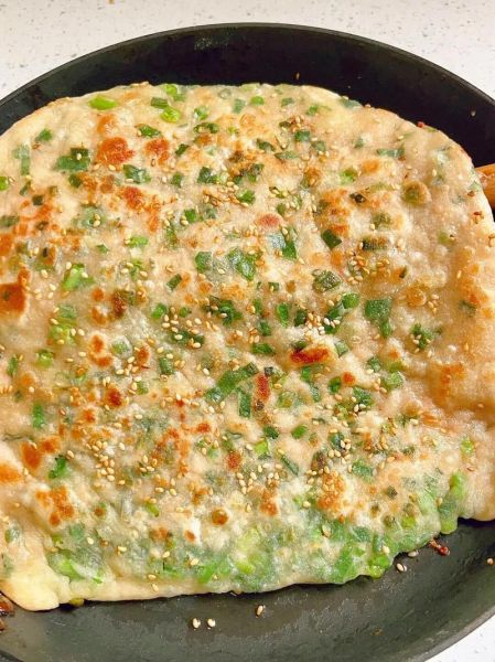 葱油饼怎么做才酥脆_葱油饼的家常做法-第2张图片-山城妙识