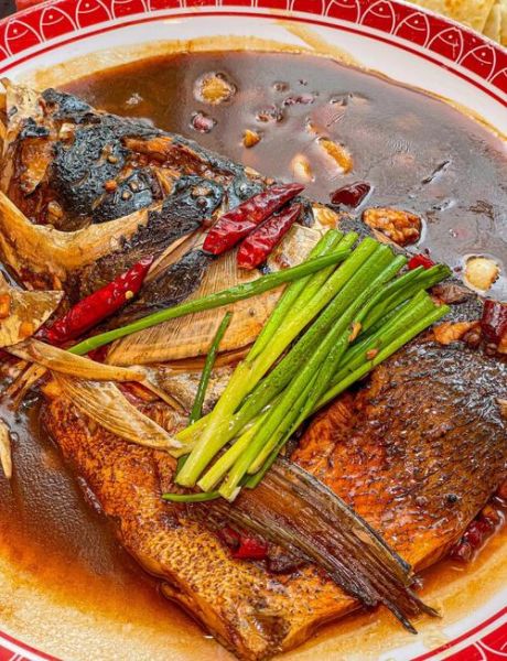 鱼头泡饼怎么做才好吃_鱼头泡饼的家常做法-第1张图片-山城妙识