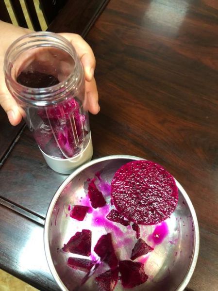 鲜榨火龙果汁怎么做_火龙果汁怎么榨才好喝-第3张图片-山城妙识 鲜榨火龙果汁怎么做_火龙果汁怎么榨才好喝-第3张图片-山城妙识