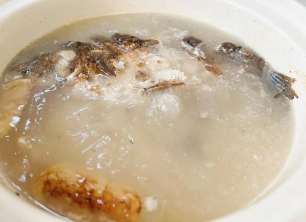 鲫鱼汤怎么做不腥好喝_鲫鱼汤去腥技巧-第3张图片-山城妙识 鲫鱼汤怎么做不腥好喝_鲫鱼汤去腥技巧-第3张图片-山城妙识