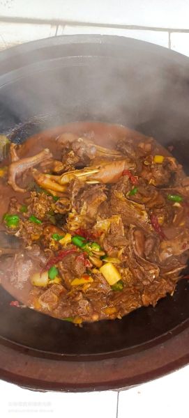 铁锅炖大鹅配菜放啥_铁锅炖大鹅配菜怎么选-第1张图片-山城妙识 铁锅炖大鹅配菜放啥_铁锅炖大鹅配菜怎么选-第1张图片-山城妙识