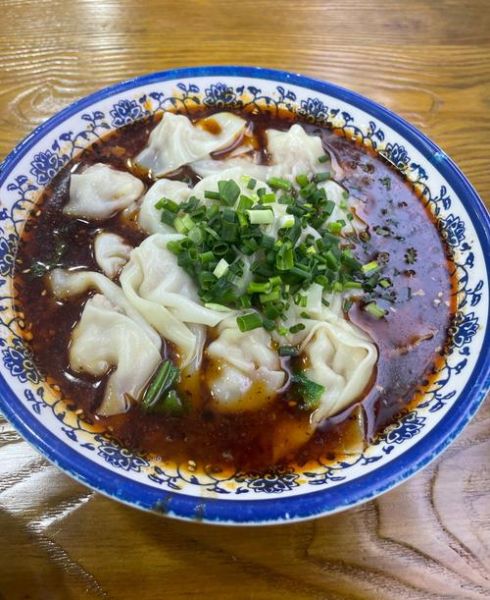 红油抄手是哪里的特色小吃_红油抄手起源地-第2张图片-山城妙识 红油抄手是哪里的特色小吃_红油抄手起源地-第2张图片-山城妙识