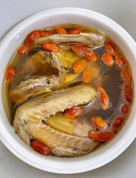 鸽子汤怎么炖最补气血_孕妇吃鸽子有哪些禁忌-第2张图片-山城妙识 鸽子汤怎么炖最补气血_孕妇吃鸽子有哪些禁忌-第2张图片-山城妙识