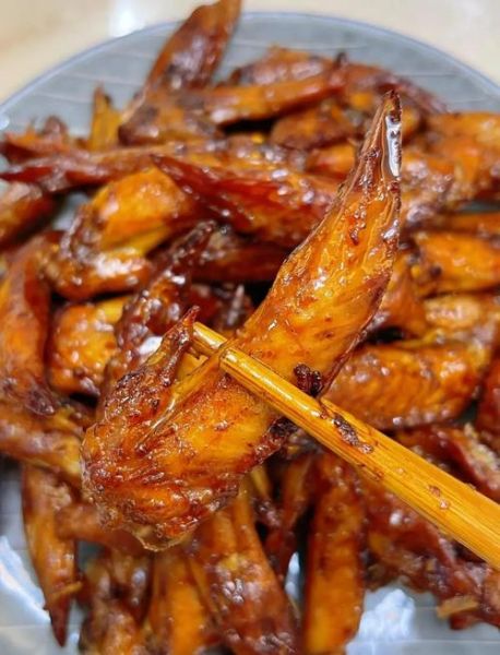 红烧鸡翅尖怎么做好吃_红烧鸡翅尖的家常做法-第1张图片-山城妙识 红烧鸡翅尖怎么做好吃_红烧鸡翅尖的家常做法-第1张图片-山城妙识