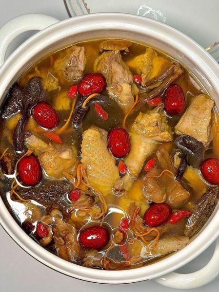 鸡汤怎么炖比较浓_鸡汤炖多久最浓-第1张图片-山城妙识 鸡汤怎么炖比较浓_鸡汤炖多久最浓-第1张图片-山城妙识