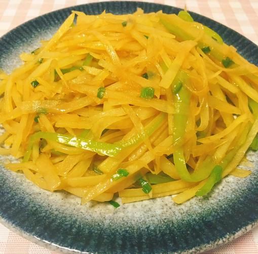 青椒炒土豆丝怎么炒才脆_青椒土豆丝要不要焯水-第3张图片-山城妙识 青椒炒土豆丝怎么炒才脆_青椒土豆丝要不要焯水-第3张图片-山城妙识