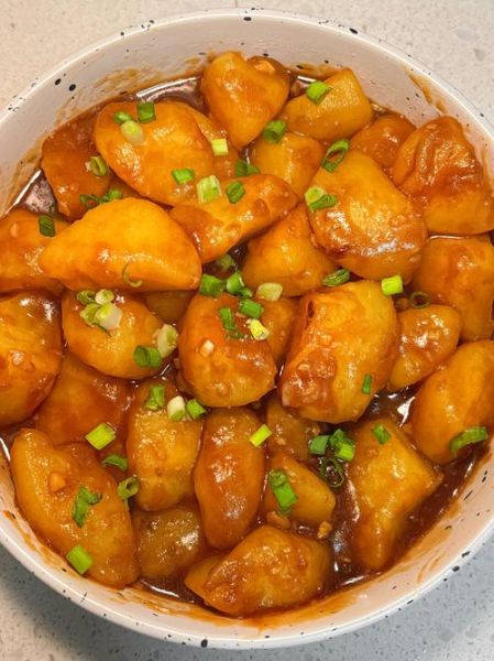 红烧马铃薯怎么做_红烧马铃薯需要焯水吗-第1张图片-山城妙识 红烧马铃薯怎么做_红烧马铃薯需要焯水吗-第1张图片-山城妙识