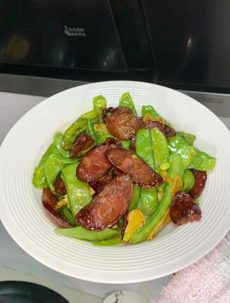 腊肠怎么炒好吃_家常腊肠做法-第1张图片-山城妙识