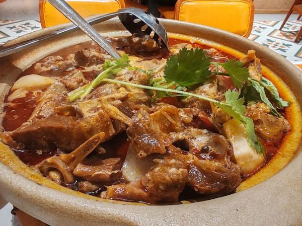 羊肉煲怎么做好吃_羊肉煲的家常做法-第1张图片-山城妙识