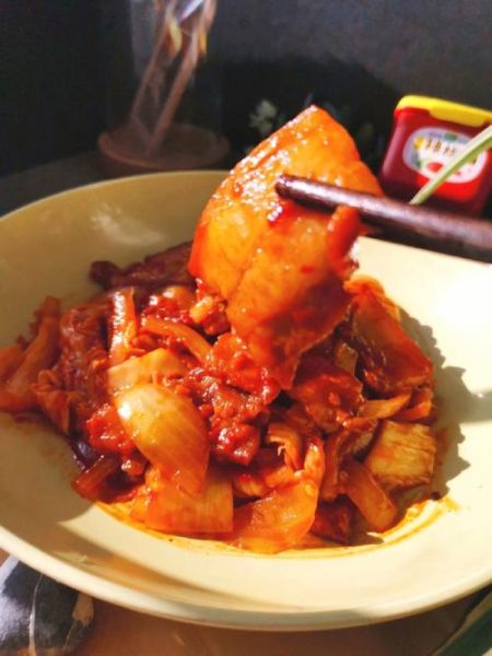 韩式辣白菜炒五花肉怎么做_正宗做法窍门-第1张图片-山城妙识 韩式辣白菜炒五花肉怎么做_正宗做法窍门-第1张图片-山城妙识