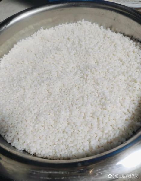 泡一晚上的糯米蒸还用放水吗_蒸糯米水量怎么掌握-第3张图片-山城妙识 泡一晚上的糯米蒸还用放水吗_蒸糯米水量怎么掌握-第3张图片-山城妙识