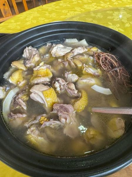 鸡怎么炖汤好吃又营养_炖鸡汤放什么食材最补-第3张图片-山城妙识 鸡怎么炖汤好吃又营养_炖鸡汤放什么食材最补-第3张图片-山城妙识