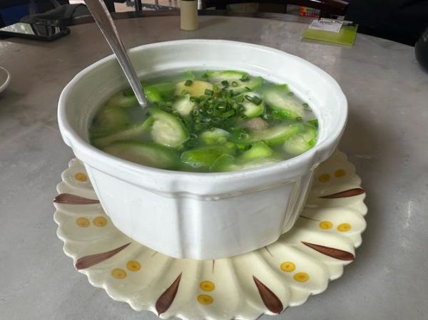 青菜汤有营养吗_青菜汤的营养价值-第1张图片-山城妙识 青菜汤有营养吗_青菜汤的营养价值-第1张图片-山城妙识