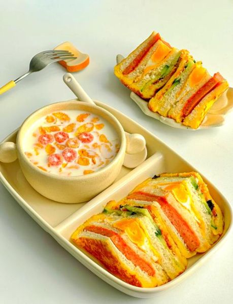 面包芝士鸡蛋早餐怎么做_芝士鸡蛋三明治简单做法-第1张图片-山城妙识 面包芝士鸡蛋早餐怎么做_芝士鸡蛋三明治简单做法-第1张图片-山城妙识