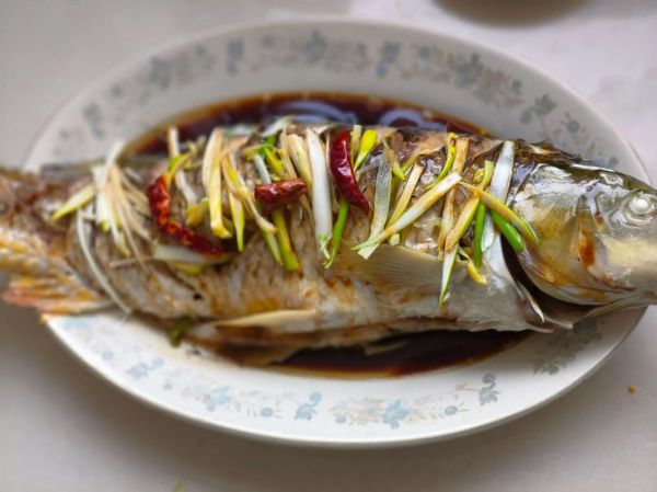 鲤鱼怎么做好吃_清蒸鲤鱼的做法步骤-第2张图片-山城妙识 鲤鱼怎么做好吃_清蒸鲤鱼的做法步骤-第2张图片-山城妙识