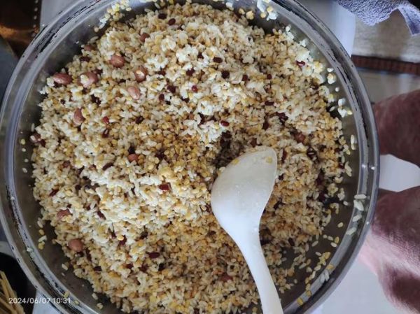 包粽子的米要泡吗_糯米泡多久最好-第3张图片-山城妙识 包粽子的米要泡吗_糯米泡多久最好-第3张图片-山城妙识