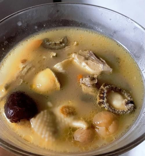 鲜鲍鱼炖鸡汤的做法_鲜鲍鱼炖鸡汤怎么做好吃-第1张图片-山城妙识 鲜鲍鱼炖鸡汤的做法_鲜鲍鱼炖鸡汤怎么做好吃-第1张图片-山城妙识