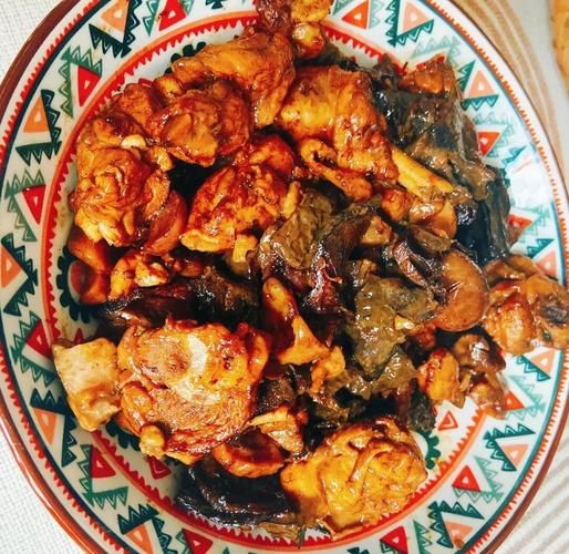 松蘑炖鸡和榛蘑炖鸡哪个好吃_口感区别在哪-第2张图片-山城妙识 松蘑炖鸡和榛蘑炖鸡哪个好吃_口感区别在哪-第2张图片-山城妙识