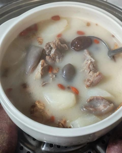 羊肉炖萝卜的功效与作用_冬天吃羊肉炖萝卜会上火吗-第1张图片-山城妙识