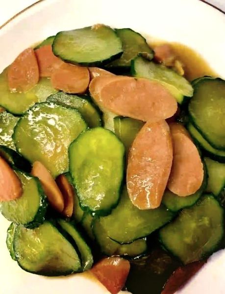 黄瓜炒香肠怎么做_黄瓜炒香肠用焯水吗-第1张图片-山城妙识