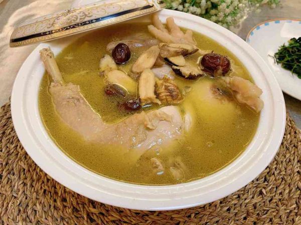 鸡汤的功效与作用_哪些人最适合喝鸡汤-第3张图片-山城妙识