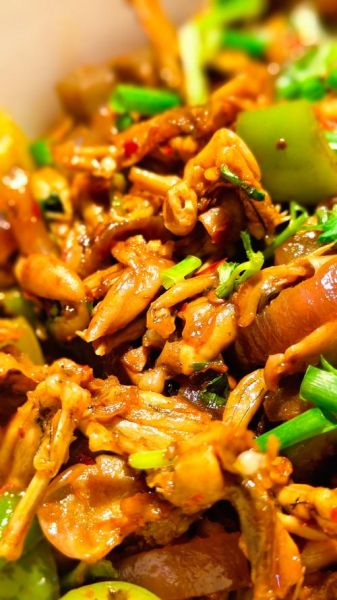 香辣牛蛙四川做法_牛蛙怎么做好吃又嫩-第1张图片-山城妙识 香辣牛蛙四川做法_牛蛙怎么做好吃又嫩-第1张图片-山城妙识