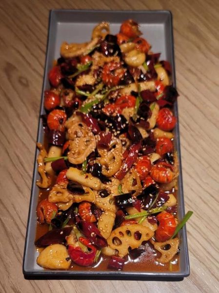 龙虾尾炒什么蔬菜最搭_龙虾尾配什么蔬菜好吃-第2张图片-山城妙识