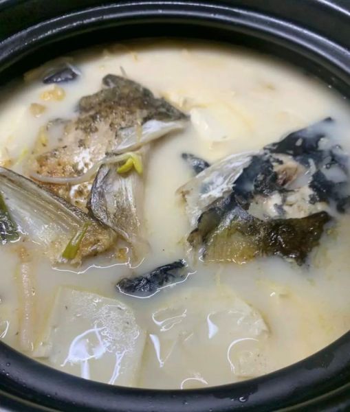鱼汤怎么煮才白_鱼汤浓白技巧-第2张图片-山城妙识 鱼汤怎么煮才白_鱼汤浓白技巧-第2张图片-山城妙识