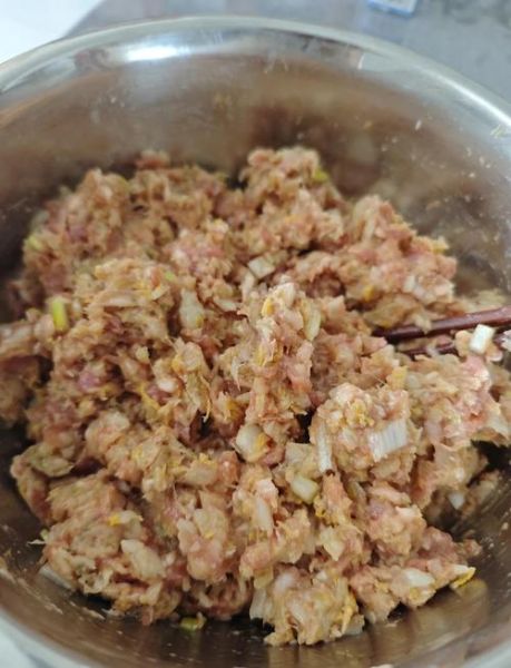 酸菜饺子馅怎么调才好吃_酸菜饺子馅调法诀窍-第1张图片-山城妙识 酸菜饺子馅怎么调才好吃_酸菜饺子馅调法诀窍-第1张图片-山城妙识