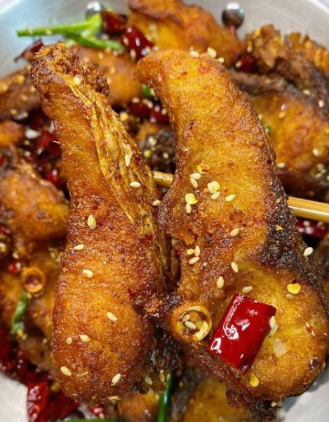 烧炸鱼块的家常做法_怎样炸鱼块外酥里嫩-第1张图片-山城妙识 烧炸鱼块的家常做法_怎样炸鱼块外酥里嫩-第1张图片-山城妙识