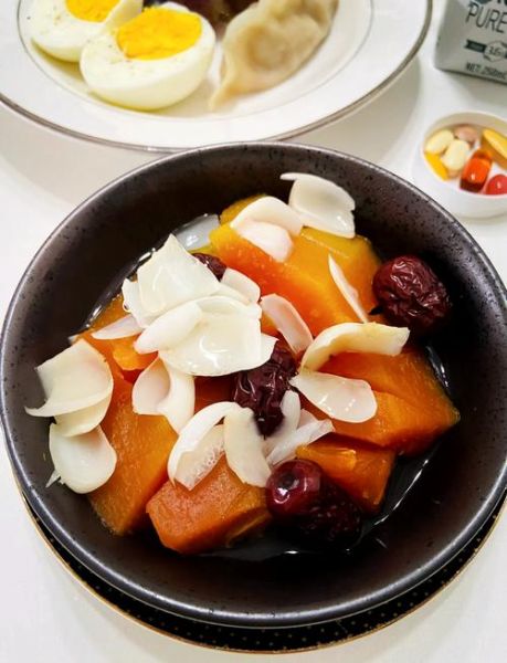 鲜百合炒什么菜最好吃_鲜百合最佳搭配推荐-第1张图片-山城妙识 鲜百合炒什么菜最好吃_鲜百合最佳搭配推荐-第1张图片-山城妙识