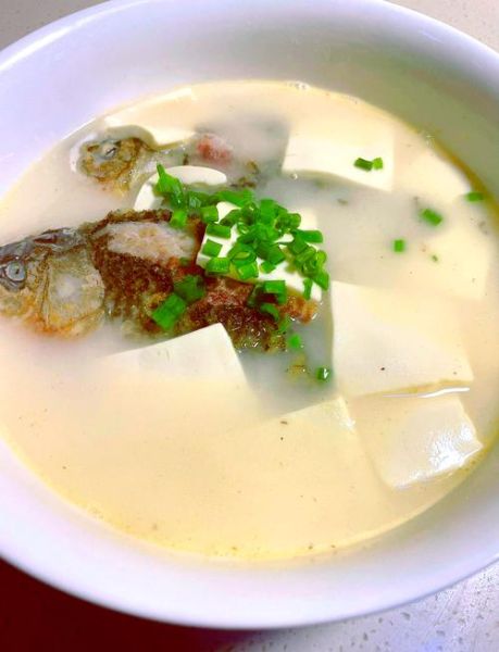 鲫鱼焖豆腐怎么做_鲫鱼焖豆腐的家常做法-第3张图片-山城妙识