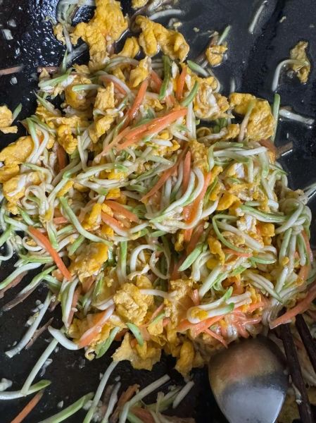 西葫芦瓜馅饼怎么和面_西葫芦瓜馅饼馅料怎么调-第1张图片-山城妙识 西葫芦瓜馅饼怎么和面_西葫芦瓜馅饼馅料怎么调-第1张图片-山城妙识