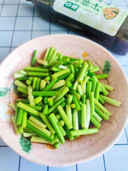 蒜薹怎么保存时间长_蒜薹炒什么最好吃-第1张图片-山城妙识 蒜薹怎么保存时间长_蒜薹炒什么最好吃-第1张图片-山城妙识