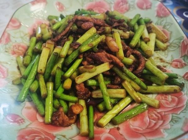 蒜薹怎么保存时间长_蒜薹炒什么最好吃-第3张图片-山城妙识 蒜薹怎么保存时间长_蒜薹炒什么最好吃-第3张图片-山城妙识