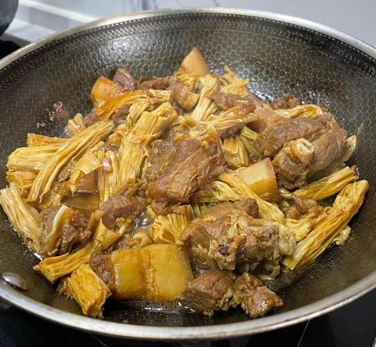 腐竹烧肉怎么做_腐竹烧肉先泡还是先焯水-第1张图片-山城妙识 腐竹烧肉怎么做_腐竹烧肉先泡还是先焯水-第1张图片-山城妙识