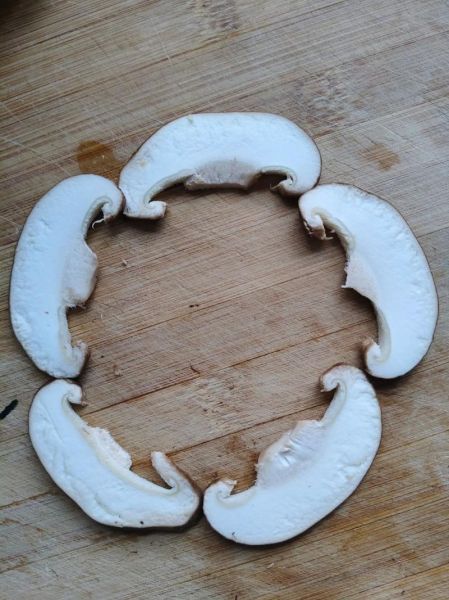 香菇怎么切片_香菇切片视频教程-第1张图片-山城妙识 香菇怎么切片_香菇切片视频教程-第1张图片-山城妙识