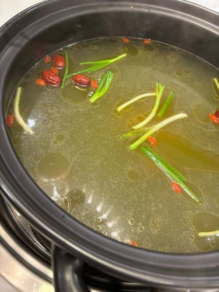 清汤火锅底料怎么做_清汤火锅做法步骤-第2张图片-山城妙识 清汤火锅底料怎么做_清汤火锅做法步骤-第2张图片-山城妙识