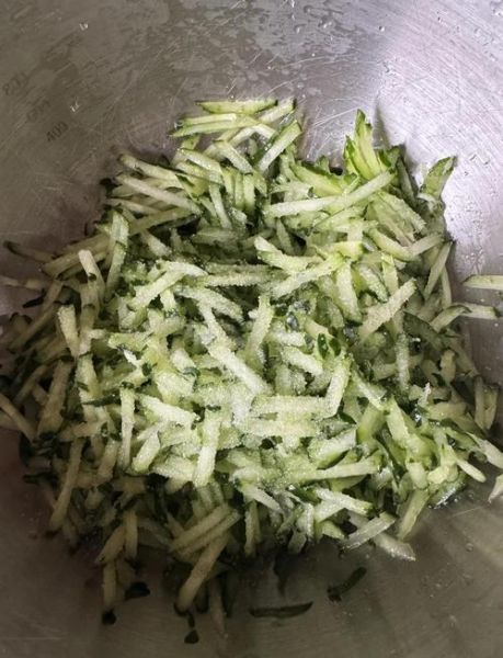 虾饺子馅怎么调_虾饺子馅做法大全-第2张图片-山城妙识 虾饺子馅怎么调_虾饺子馅做法大全-第2张图片-山城妙识