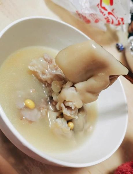 黄豆猪蹄汤怎么炖_黄豆猪蹄汤最正宗的做法-第1张图片-山城妙识 黄豆猪蹄汤怎么炖_黄豆猪蹄汤最正宗的做法-第1张图片-山城妙识