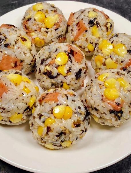 韩式饭团怎么做才好吃_韩式饭团的做法窍门-第1张图片-山城妙识