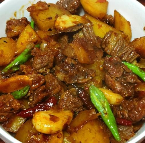 红烧土豆牛肉怎么做_土豆牛肉怎么炖才软烂-第1张图片-山城妙识 红烧土豆牛肉怎么做_土豆牛肉怎么炖才软烂-第1张图片-山城妙识