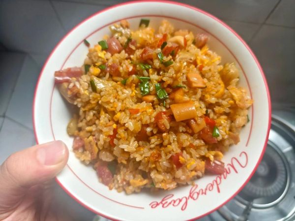 鸡蛋腊肠炒饭怎么做_腊肠炒饭用什么腊肠-第3张图片-山城妙识 鸡蛋腊肠炒饭怎么做_腊肠炒饭用什么腊肠-第3张图片-山城妙识