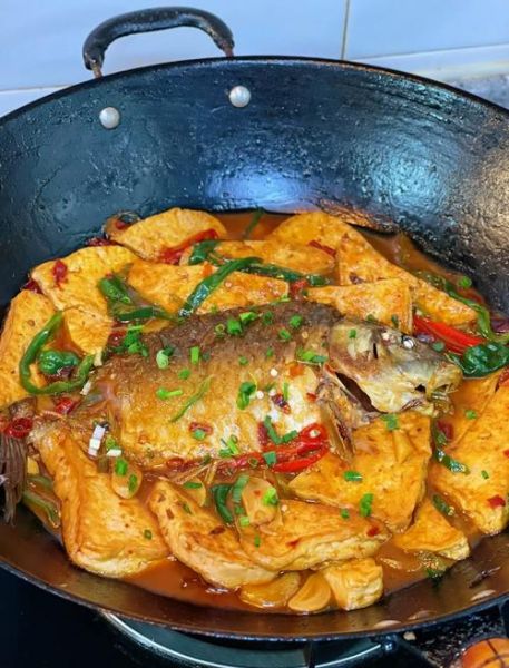 鲫鱼豆腐汤怎么炖不腥_鲫鱼豆腐汤做法大全-第2张图片-山城妙识 鲫鱼豆腐汤怎么炖不腥_鲫鱼豆腐汤做法大全-第2张图片-山城妙识